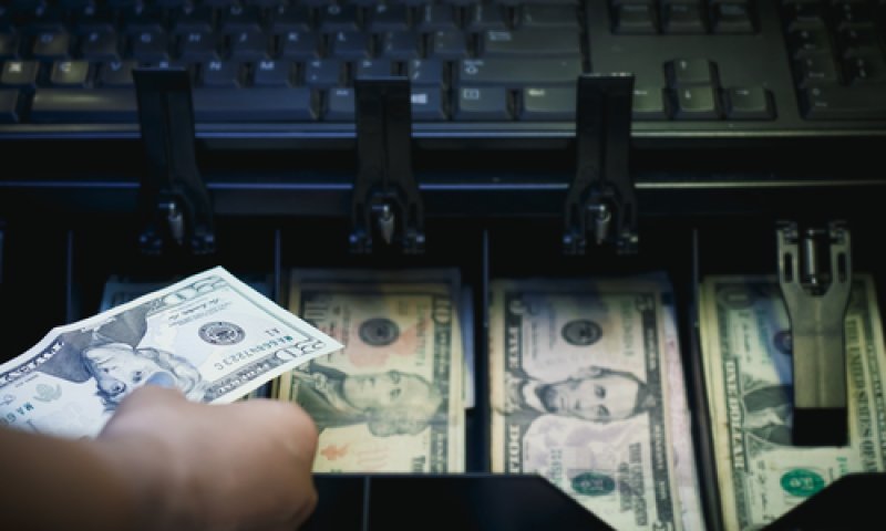 רשת המימון נחשפת: כך זרמו מיליוני אירו מאירופה לחמאס - כל רגע